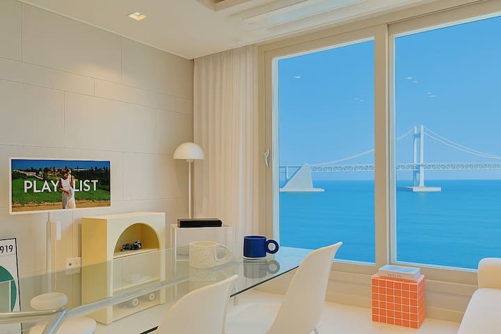 크레이지오션뷰/방3개(침실2,거실1)/무료주차/퀸3,토퍼2/청결만점/감성숙소/넓은객실 - Busan