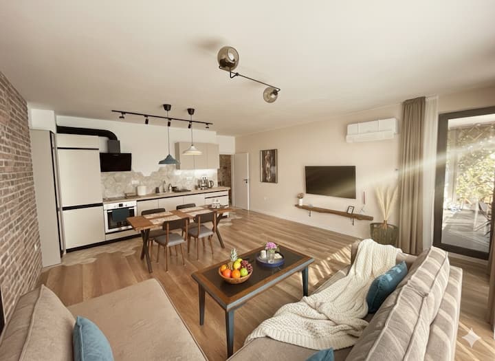 Platinum Lux 3 Rooms Unit - City Center - Plovdiv