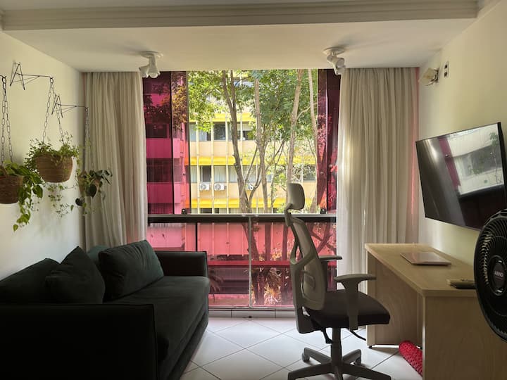 Kitnet Com Sacada Arborizada - Brasília