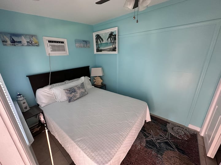 Small Private Gulfport Room - Gulfport