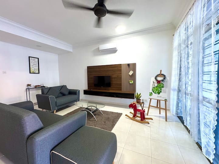 Jb Legoland Bukit Indah Iskandar Puteri For 10pax - Johor Bahru