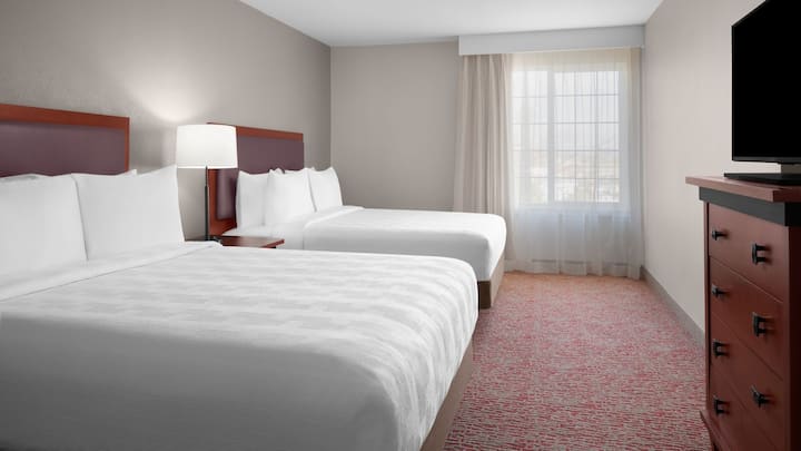 2 Comfy Suites Near Major Soccer Club Tournaments! - Renton, WA