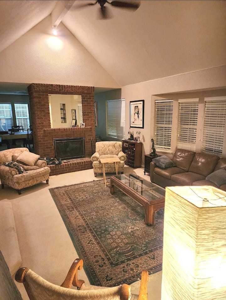 Queen Bed - Large Home Private Bathroom Attached - Pleasanton, CA