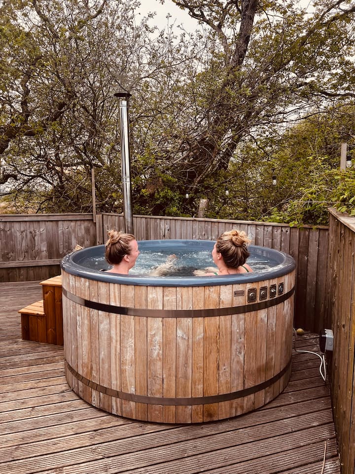 Gower Off-grid Cabin With Hot Tub - Caswell Bay Beach