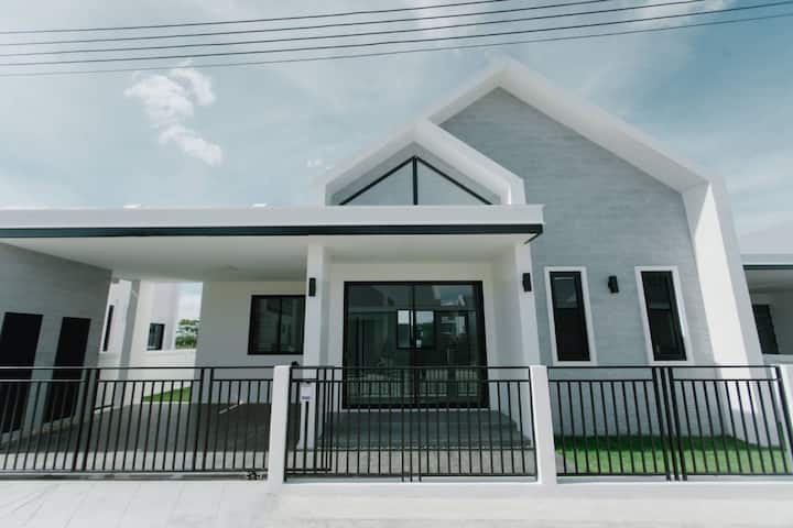 Akira Villa - Buri Ram