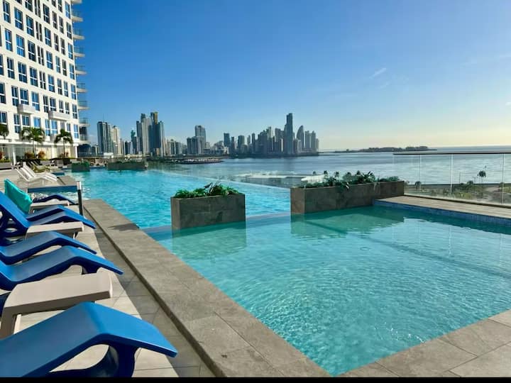 Vistas Al Pacífico Y Piscina En Cinta Costera - Ciudad de Panamá