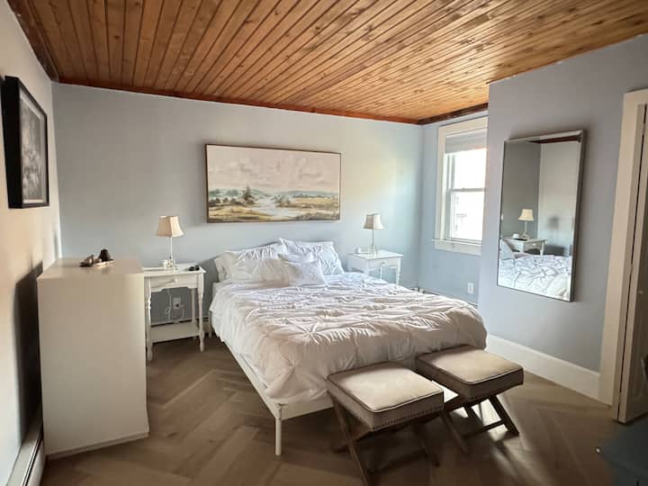 Rooms In Salem - Marblehead, MA