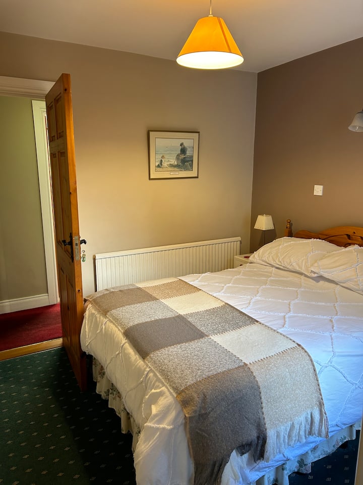 Killala B&b Avondale Room 2 Rental (Garden View) - Enniscrone