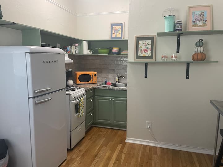 Quaint & Cozy Studio In Historic West University - Tucson, AZ