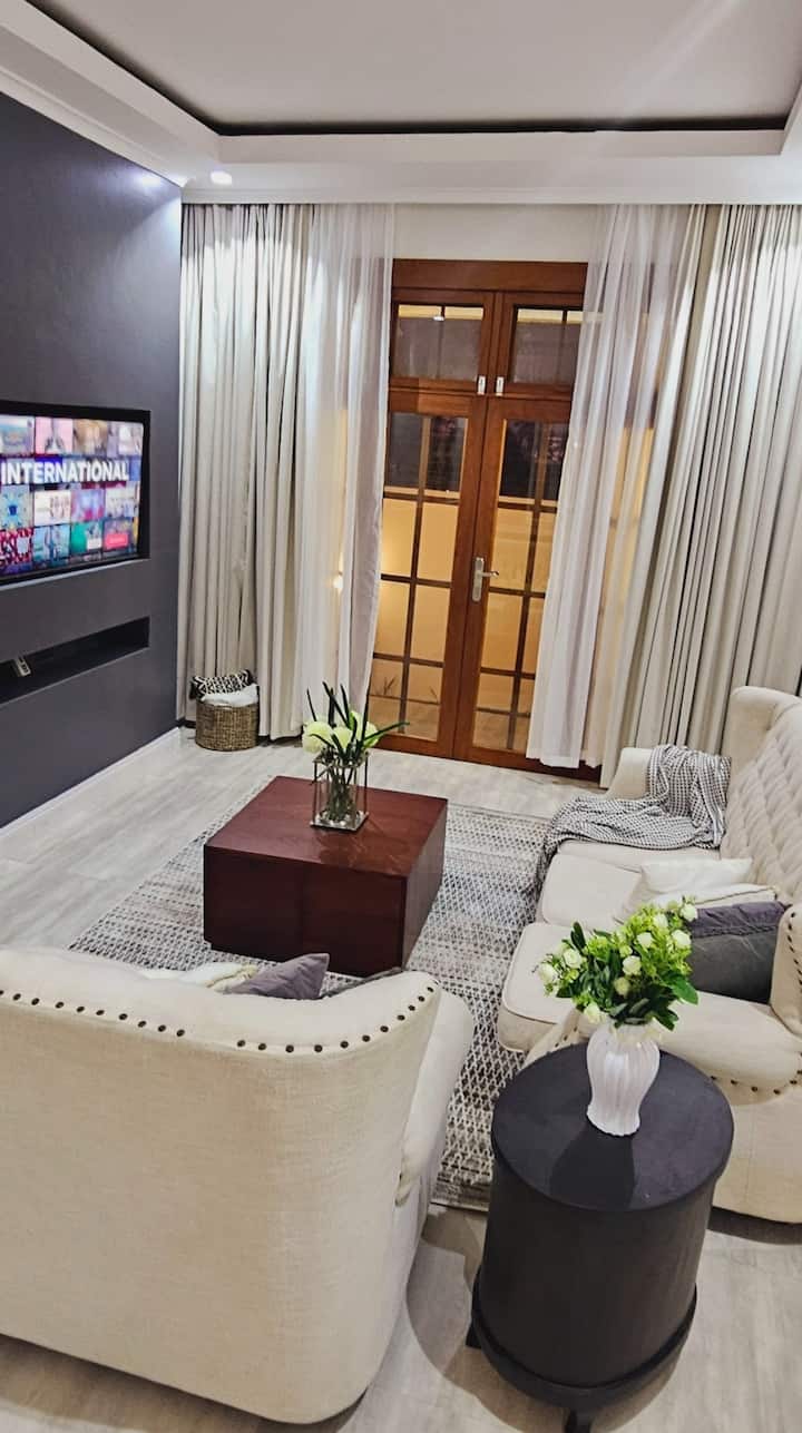 A Cozy 2 Bedrooms At Aggie Stays W/pool & Garden - Dar es Salam
