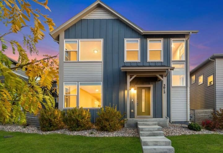 Private Room Close To Downtown! - Fort Collins, CO
