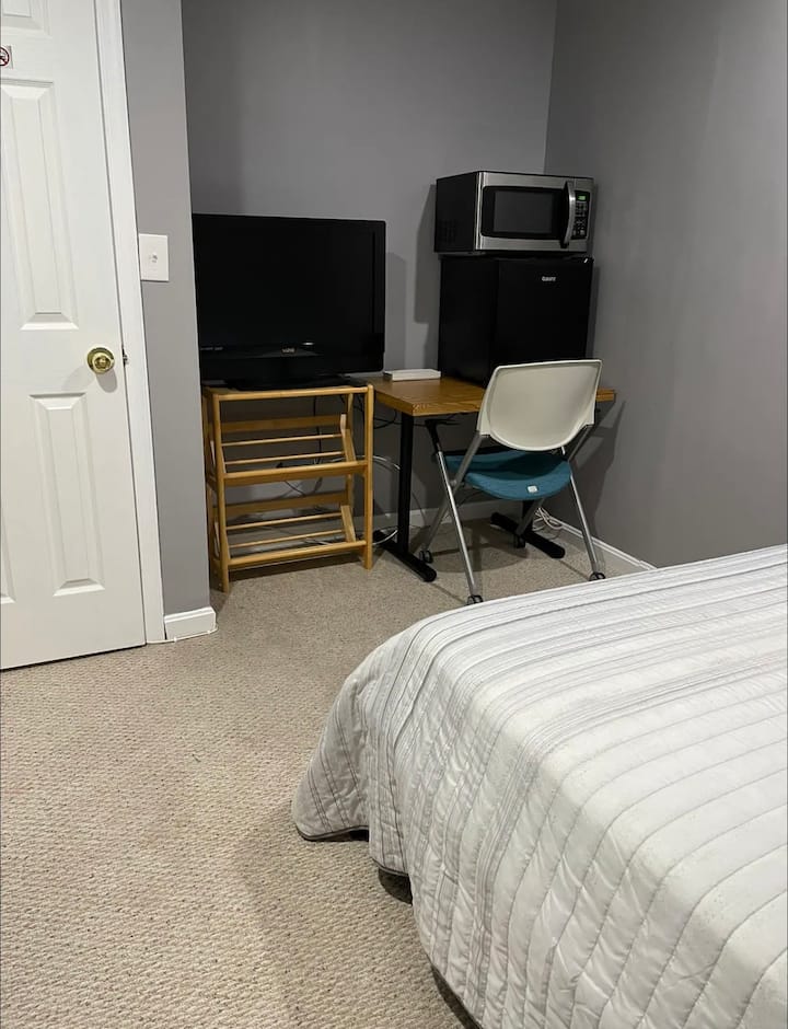Room Cheaper Than A Hotel - Woodbridge, VA