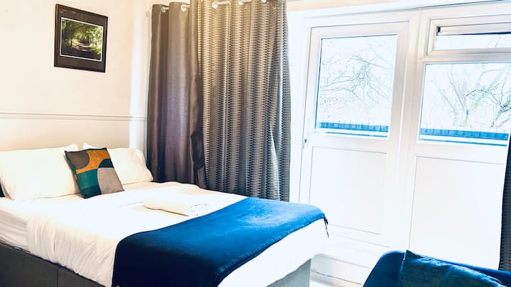 Charming Double Room With B/cony With Freeparking - Birmingham