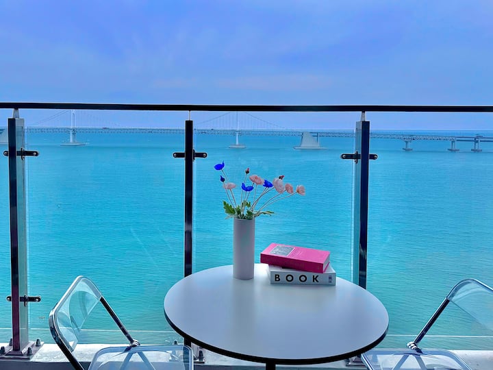 [슈퍼호스트]해변도보1초/드론쇼직관/오션뷰/투룸/매일침구교체 - Busan