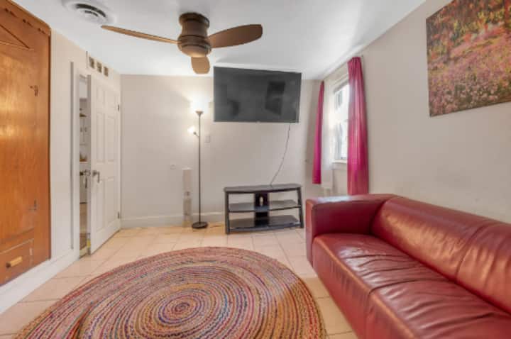 One Bed Apt Near Phila|no Cleaning Fee - King of Prussia, PA