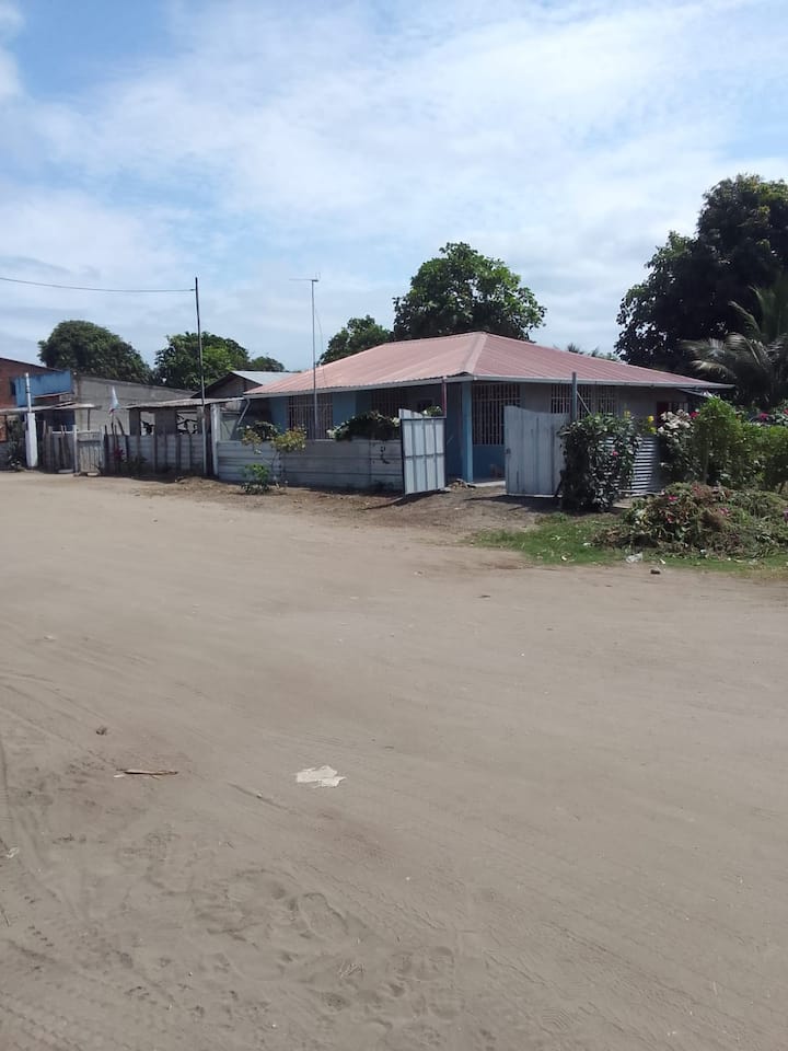 Hospedaje Familiar. Pueblo Nuevo - Cojimies