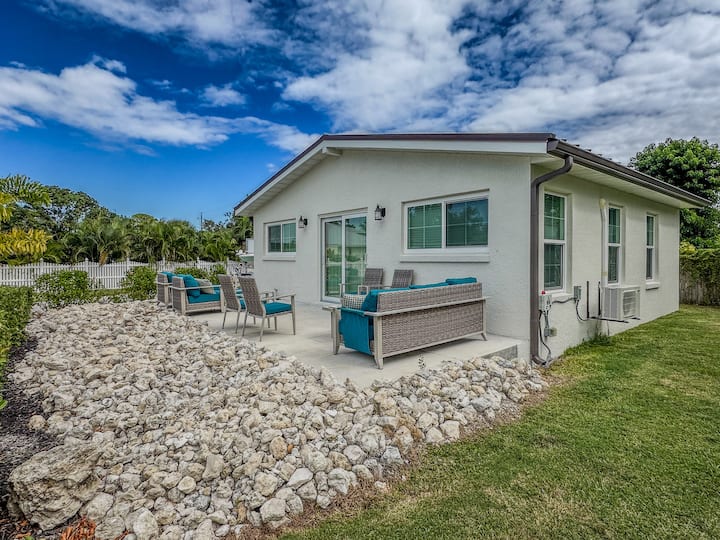 Private Coastal Getaway - Your Home Away From Home - Casey Key, Florida, FL