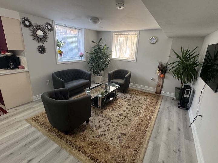 Lovely 2 Bedroom Basement - Niagara Falls