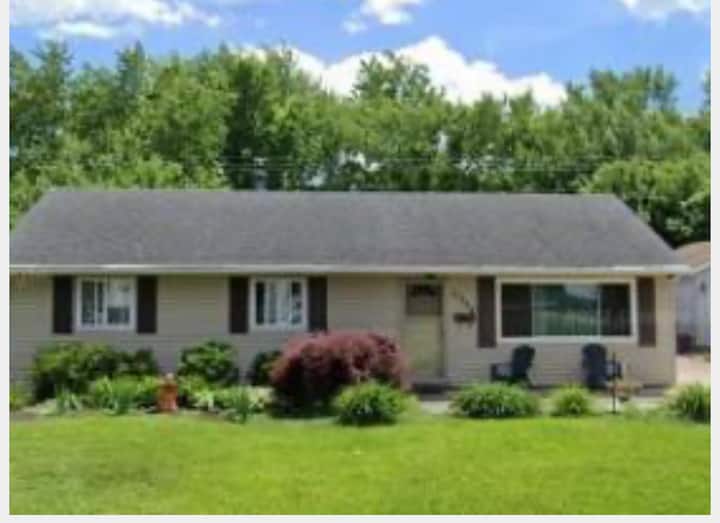 Fantastic 3br W/office. Deck & Fenced Yard/garage - Dayton, OH
