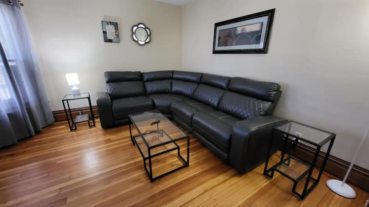 2br Duplex Centrally Located In Marion - 시더래피즈