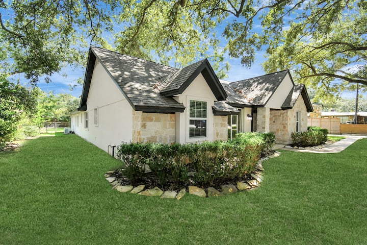 Katy Modern Cottage Estate | Extended Stay - Katy, TX