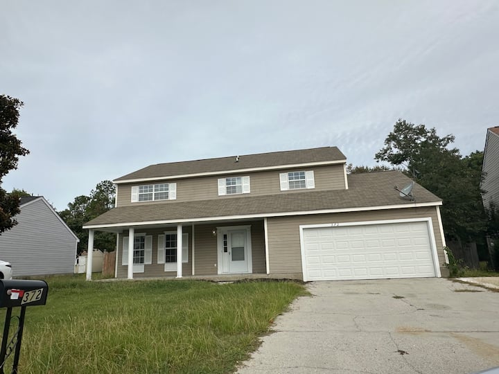 Family Vacation Stay - Elgin, SC