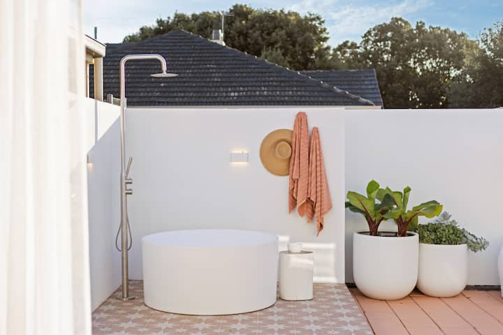 The Chester - Coastal Courtyard With Outdoor Bath - Australia