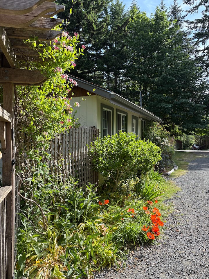 Drew Creek Cottage - Campbell River