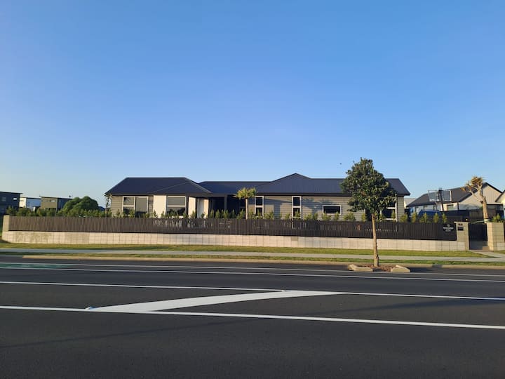 Family Friendly - All In One! - Papamoa