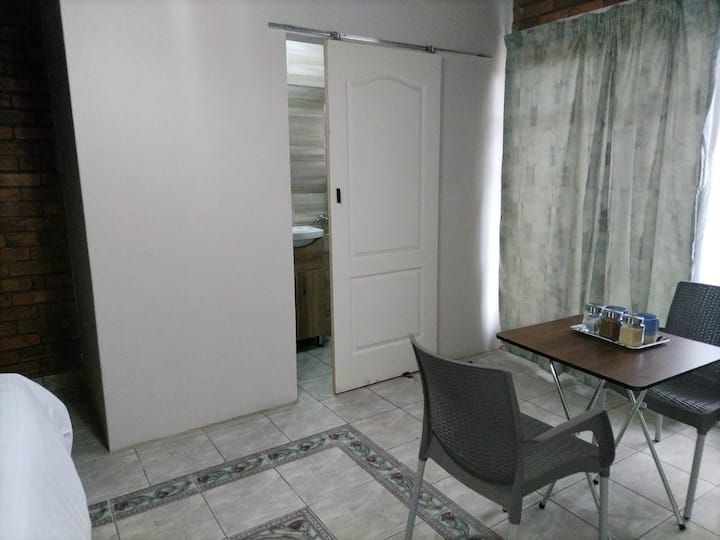 3 Guests Room At Willow - Meyerton