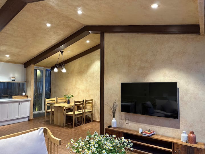 Private Top-floor Penthouse | Scenic Forest View - 달랏
