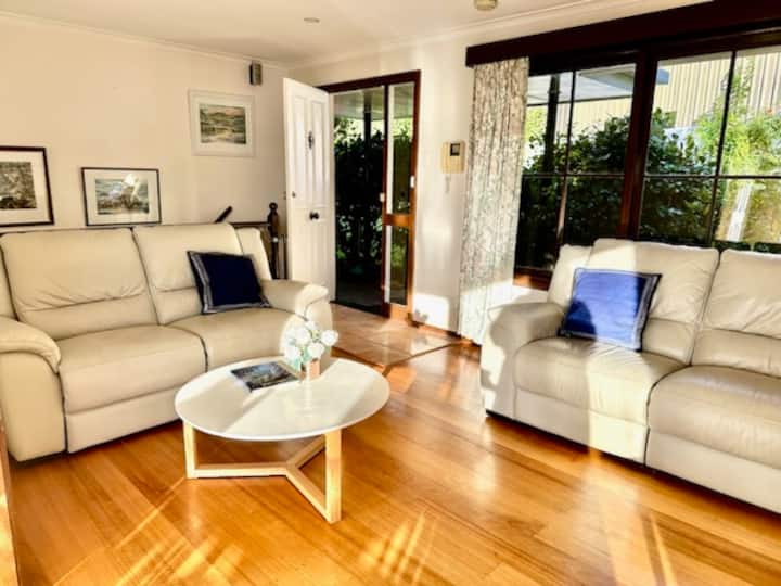 Secluded Oasis With Water Views - Hobart