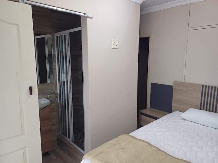 Single Room For 1 At Willow - Vereeniging