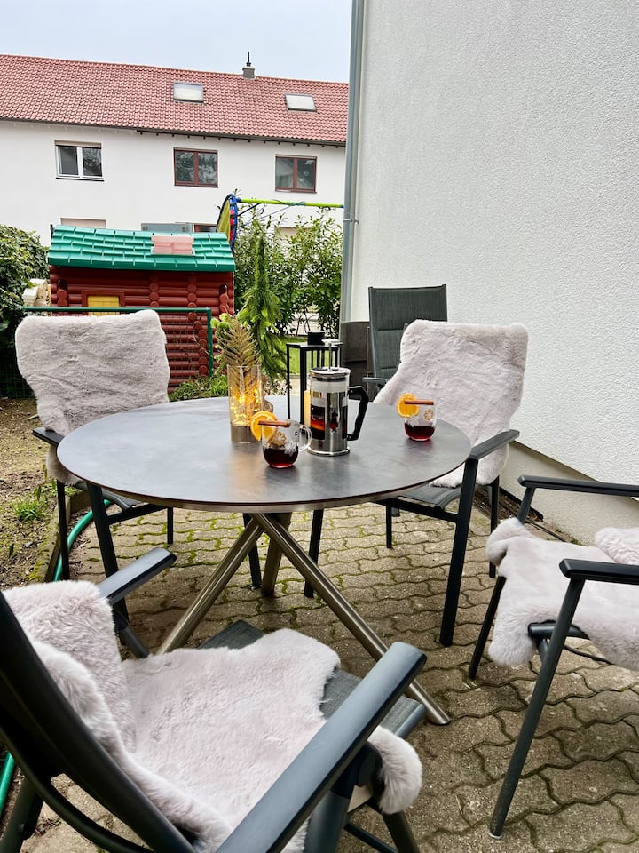 2 Zimmer Wohnung Mit Garten - Karlsruhe