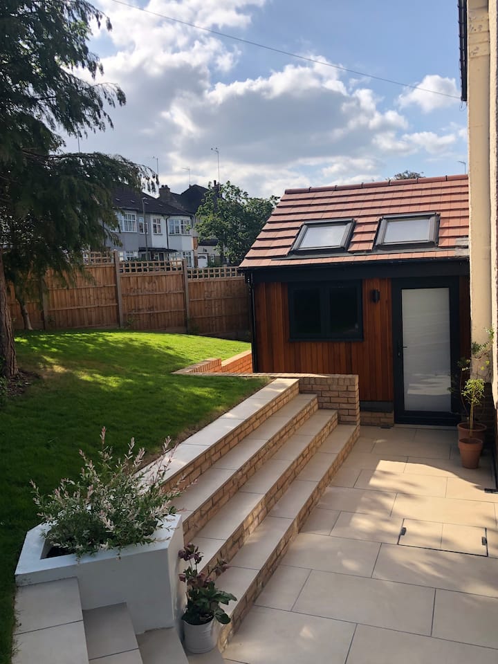 A Newly Renovated Private En-suite - London