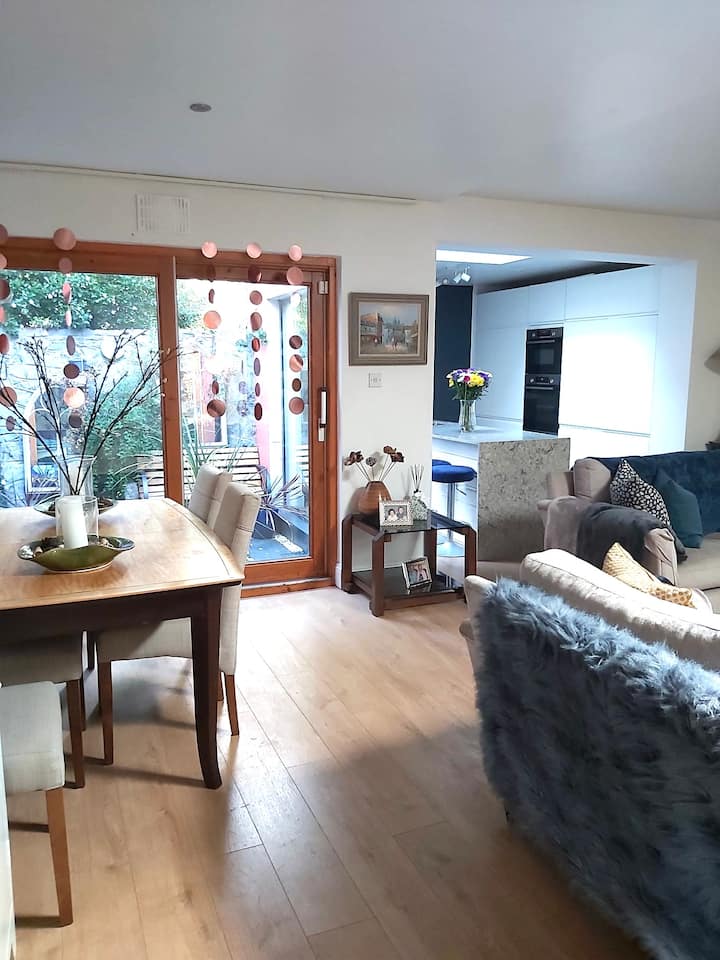 Stylish Charming 2 Bed Mews, D4 - Dublín