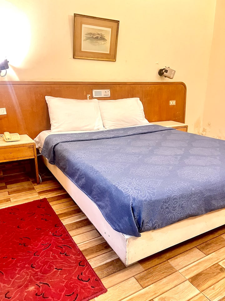 Hotel Room With Breakfast S8 - Alexandria