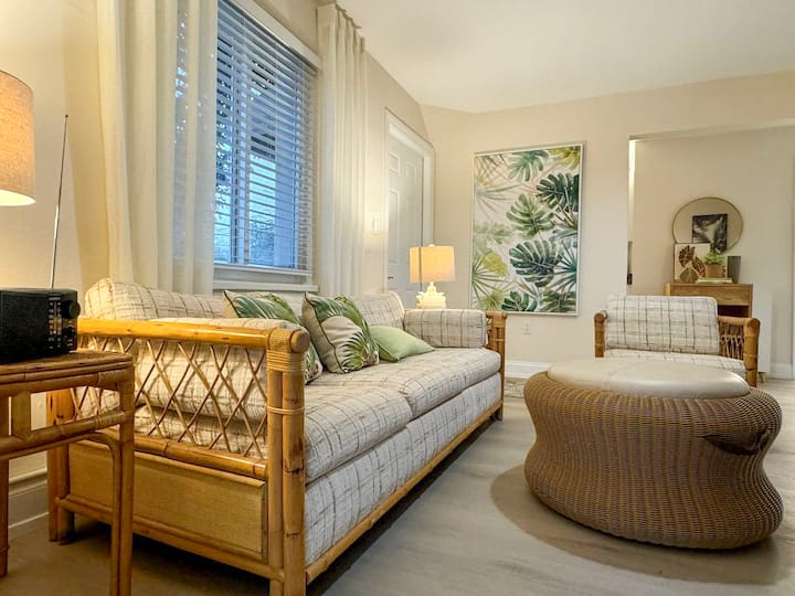 Coral Gables Apartment - Coral Gables, FL
