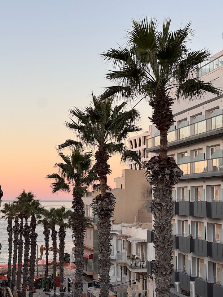 Seaview - 2 Bedroom 2 Bathroom Apartment - Malta