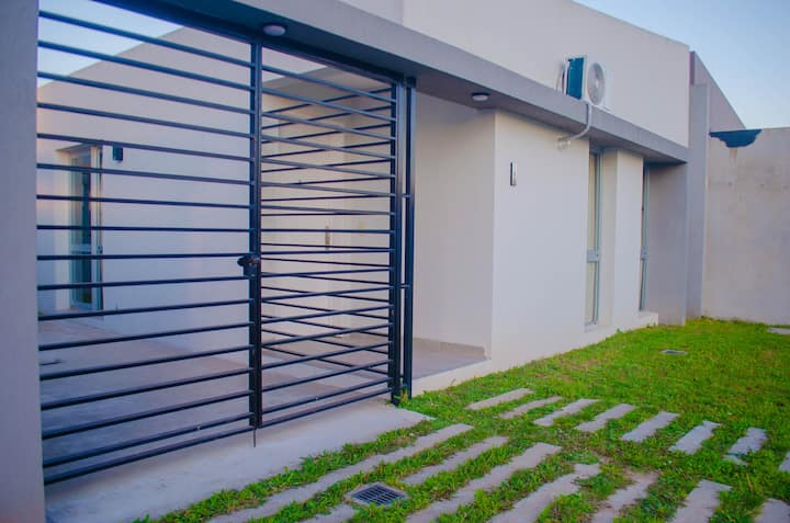 Casa A 4 Minutos Del Aeropuerto - Aeropuerto Buenos Aires Ezeiza (EZE)