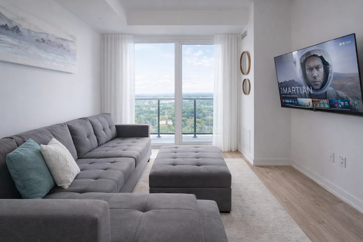 Luxe Suite With Home Cinema - Gym, Bowling, Pool - 키치너