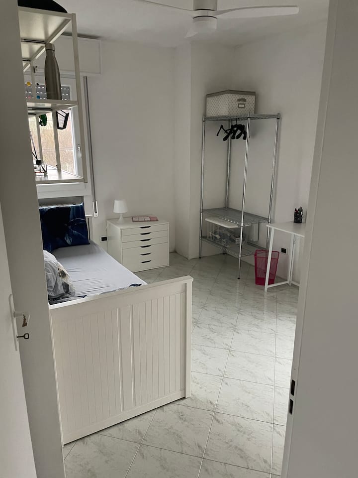 Stanza Confortevole Per B&b - Montegrotto Terme