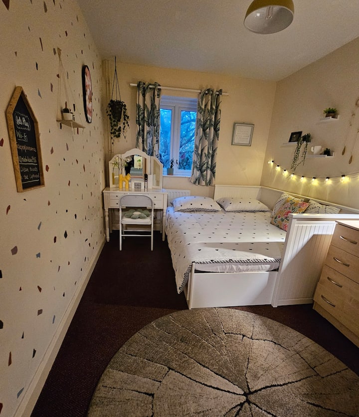 Cozy Double Room - 30 Mins Train To Central London - Harrow
