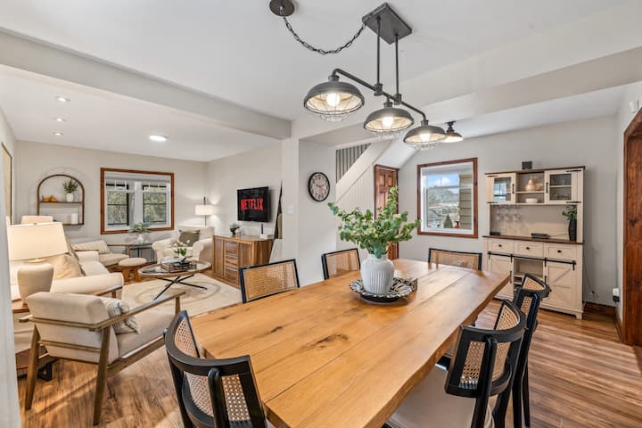 The Garden House-hot Tub/fire Pit-central Location - Muskoka