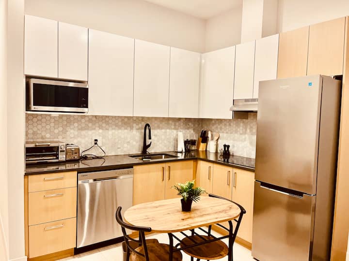Modern 1br | Seabus To World Cup & Downtown - North Vancouver
