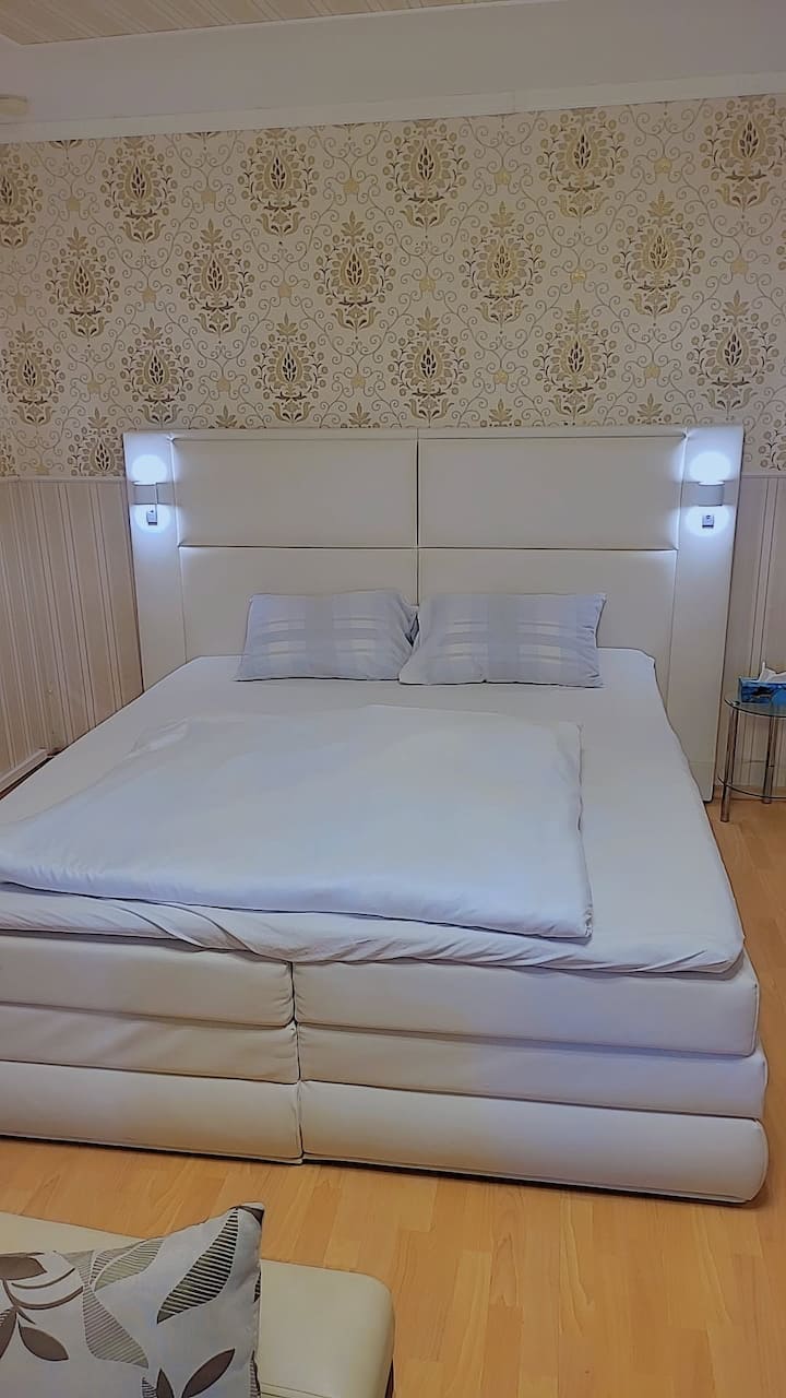 For Your Pleasure And Comfort. - Ludwigshafen am Rhein