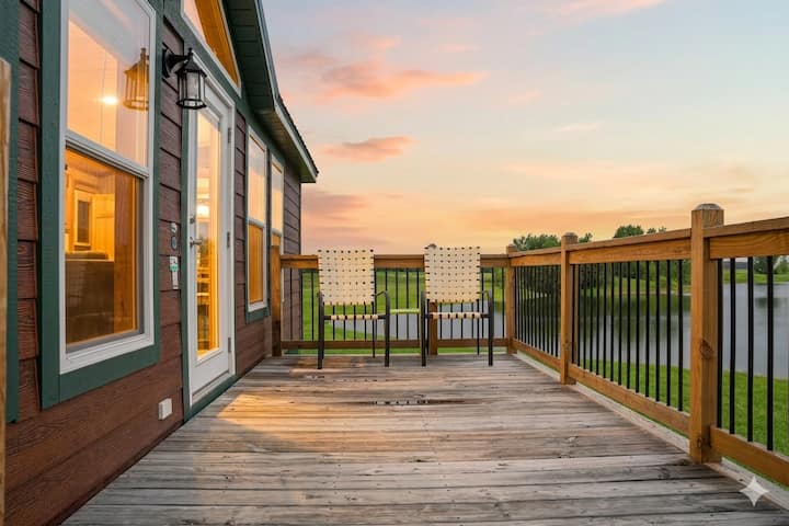 Premium Waterfront Cabin | On-site Fishing - Lake Odessa, MI