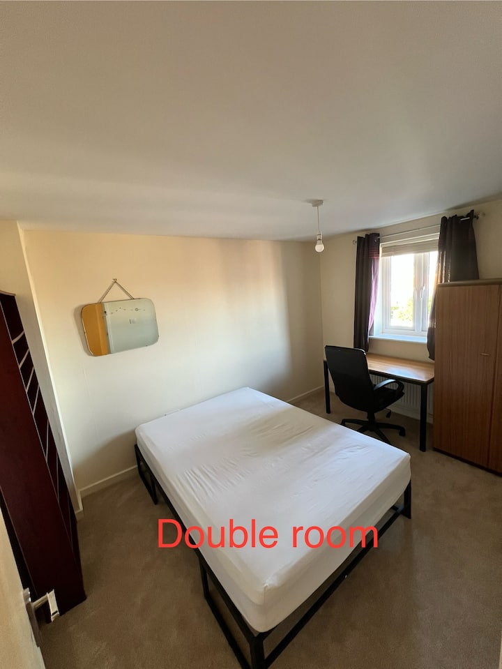 Double Bedroom In Shared House - Bristol
