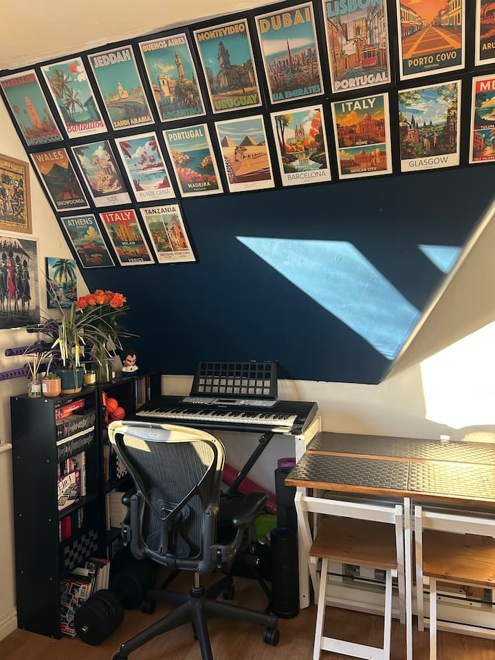 Modern Studio: Piano, Home Gym & Free Parking - Epsom