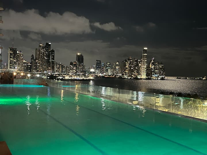 Seafront Apartment | Infinity Pool + Rooftop - Panama